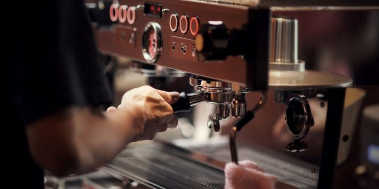 Beste koffiemachines voor horeca: zo maak je koffie waar je klanten van ...